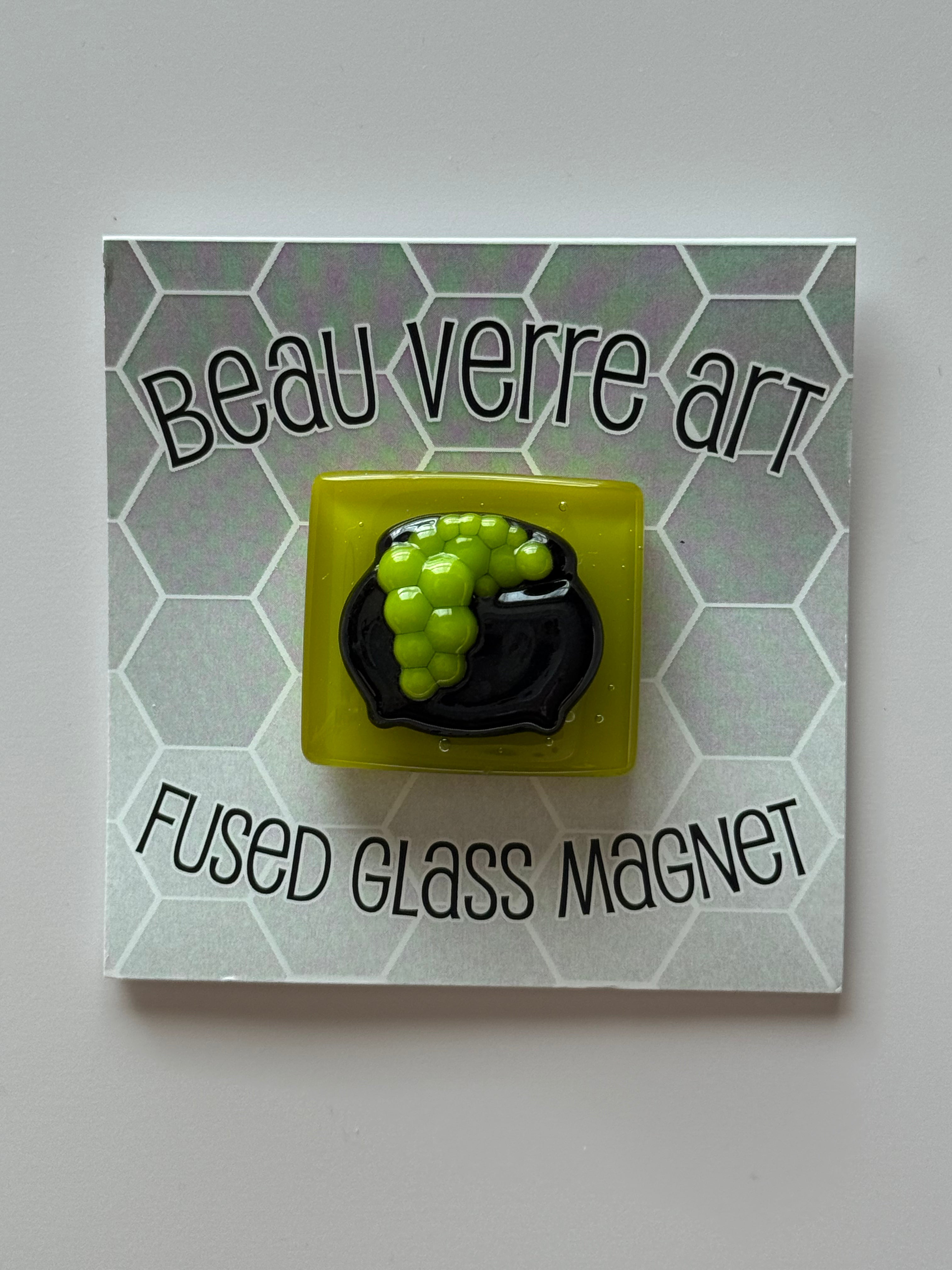 Bubbling Cauldron Fused Glass Needle Minder - MKT